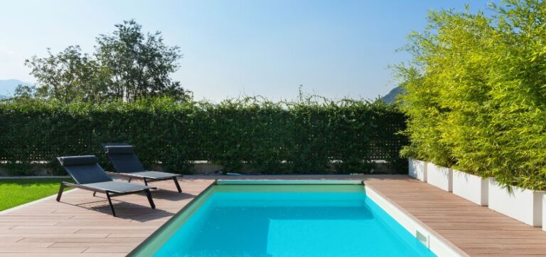 High Chlorine In Pool: Tips To Fix Chlorine Level - Excel